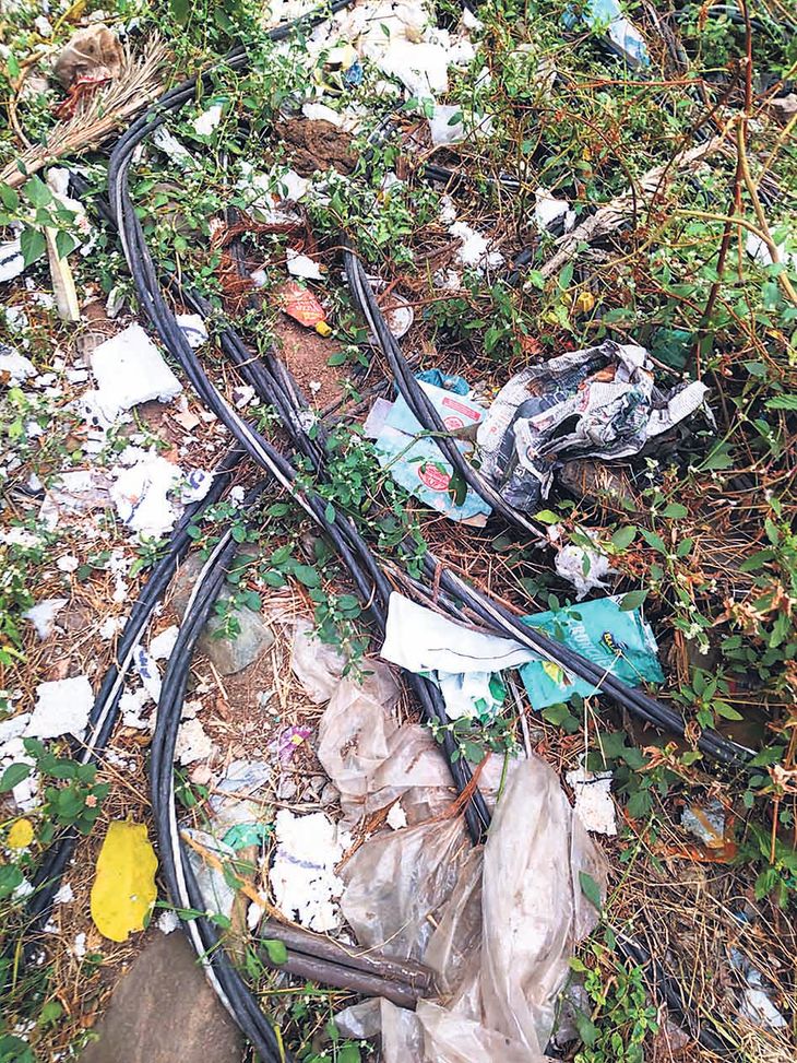 Due to the negligence of the discom, 100 houses have voltage problems ...