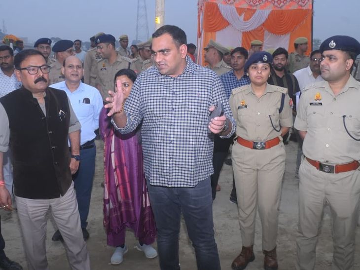 DM-SSP inspected the Kartik Mela site in Bareilly.