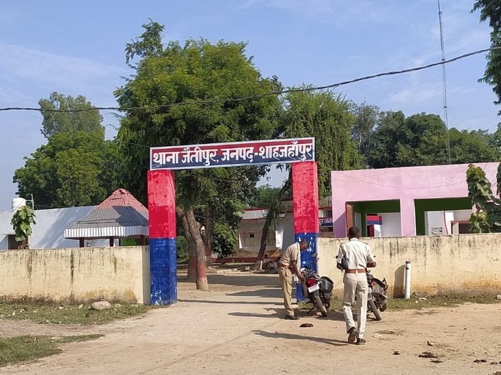 Fight over cutting of farm boundary in Bhitara | भिटारा में खेत की मेड़ ...