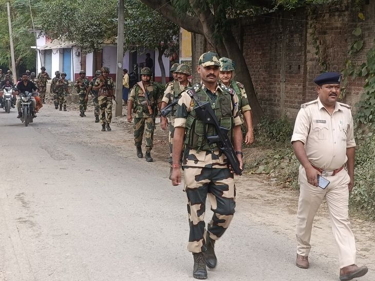 BSF conducted flag march in Brahmapur | ब्रह्मपुर में BSF ने किया फ्लैग ...