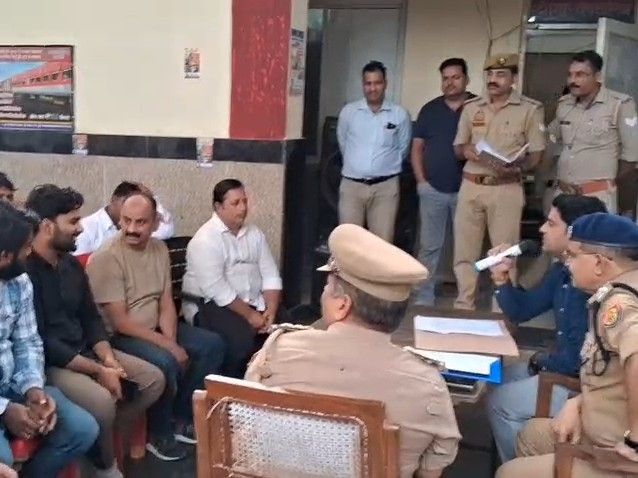 Auction of unclaimed vehicles at Mathura GRP police station