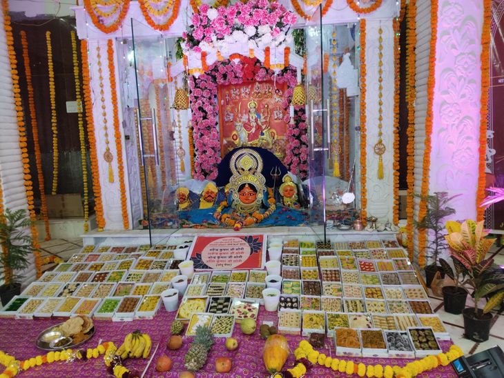 Annakut Festival at Sheetla Mata Temple | शीतला माता मंदिर में अन्नकूट ...
