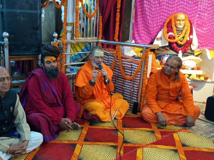 Neem Karoli Baba's idol consecrated in Bareilly