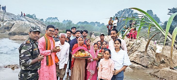 Chhath, the grand festival of folk faith, concluded in Dumri with ...
