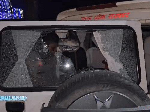 SDM's car pelted with stones in Aligarh