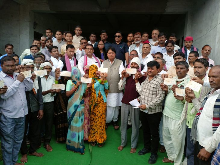 Rajya Sabha MP reached the village in Kheragarh