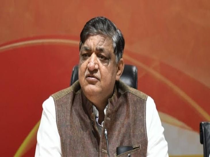 Lucknow - SGPGI - Naresh Agarwal troubled by cockroaches in ward ...