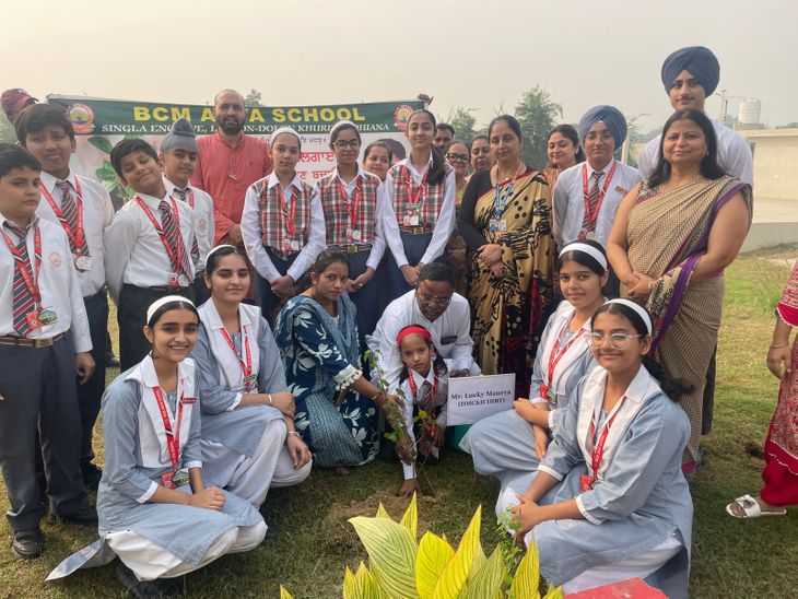Plant trees, save the earth campaign | वृक्ष लगाओ, धरती बचाओ अभियान हुआ ...