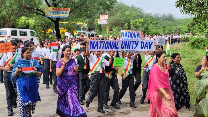 Students took oath of national unity along with teachers.