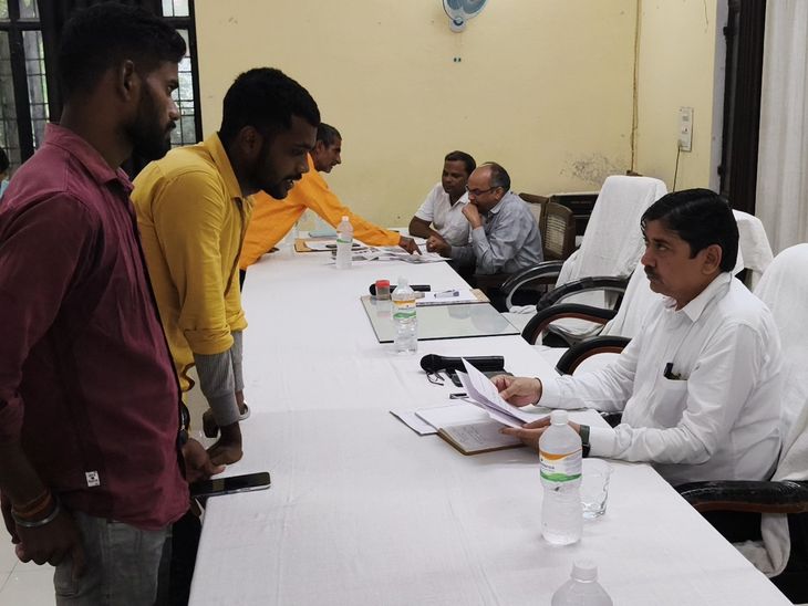Complete resolution day in Ghosi tehsil | घोसी तहसील में संपूर्ण समाधान ...