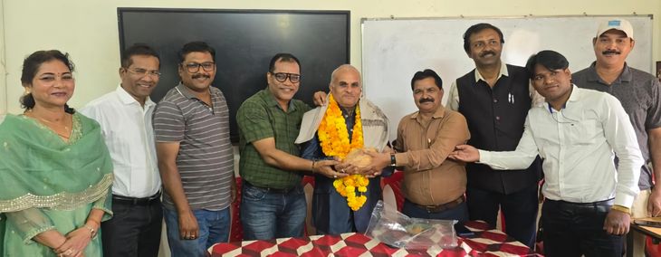 Emotional farewell given to Bilori school lecturer on retirement ...