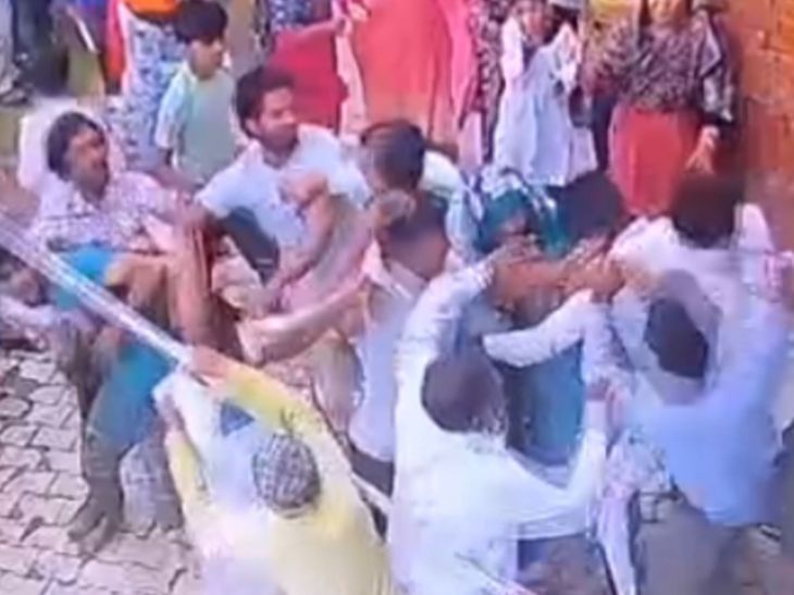 Bloody clash between two groups in Baraut; 7 injured