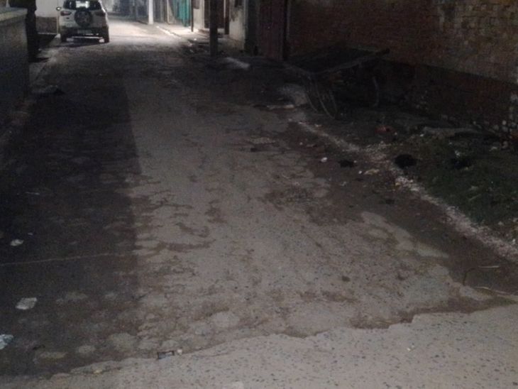 Road collapses in Maniyar, traffic disrupted