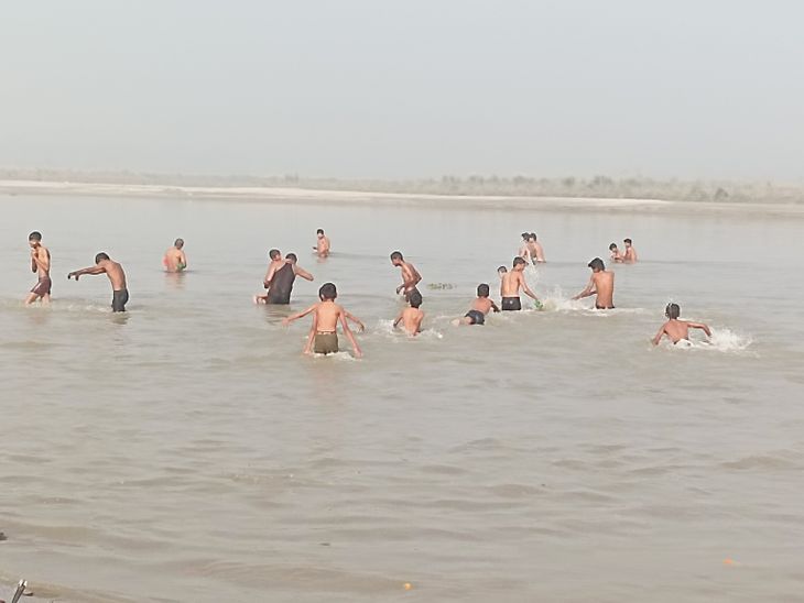Kartik Purnima bath at Bindki Ganga Ghat | बिंदकी गंगा घाट पर कार्तिक ...