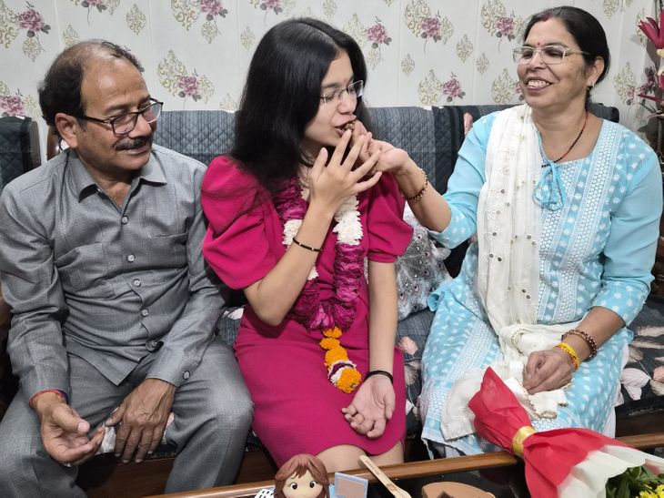 Anushree Awasthi of Bilhaur became the first CA of the family ...