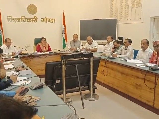 Gonda DM held a meeting with public representatives.