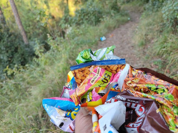 Self-cleaning of plastic waste at the Ling Than Fair | लिंग थान मेले ...