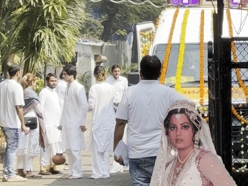 Sulakshana Pandit Death Funeral Photos Update | Mumbai News