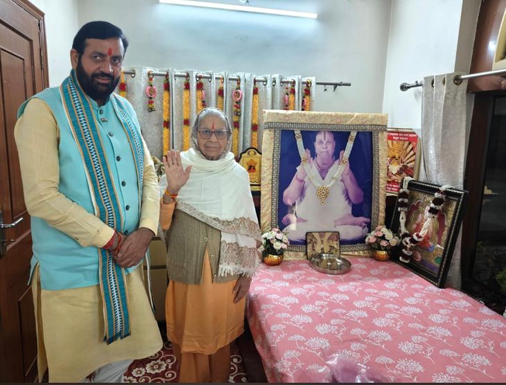 Haryana CM Saini reached Baba Mohan Das Ashram, bowed down and took ...