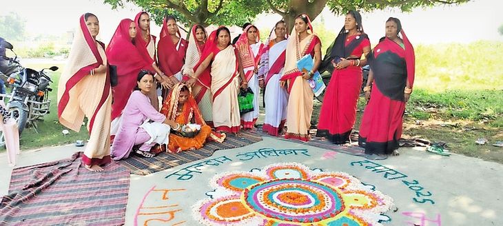 Voter awareness campaign launched in Ladania, message of 100% voting ...