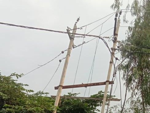 Worn out wires and broken poles in Tharvai