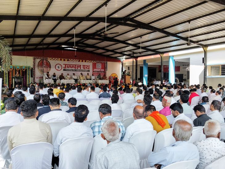 Statue unveiled and Ujjwal Path Seva project launched on Yadav's death ...