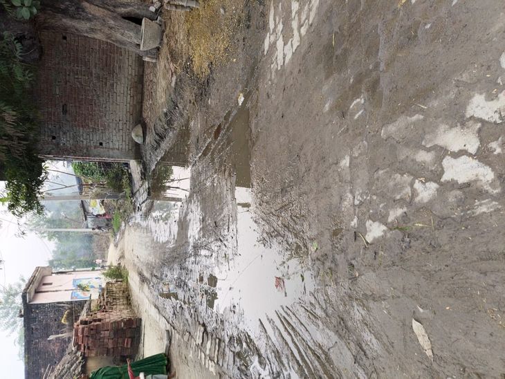 Villagers are troubled by waterlogging in Kakra Mohammadpur. | ककरा ...