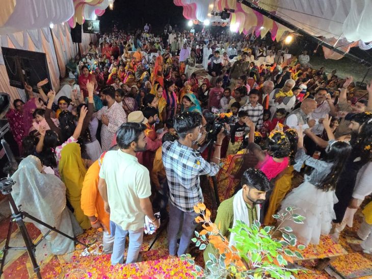 Shrimad Bhagwat Katha in Mathiya village of Sangipur | सांगीपुर के ...