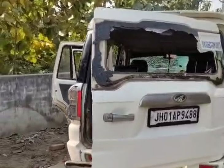 Vehicle damaged, violence erupts during elections in Warsaliganj, Nawada
