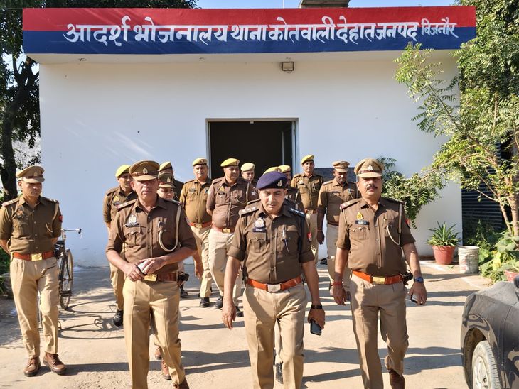 CO Nagina conducted monthly inspection of Kotwali Dehat police station.