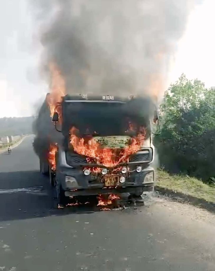 A moving trolley caught fire near Neem Ghati and was reduced to ashes ...