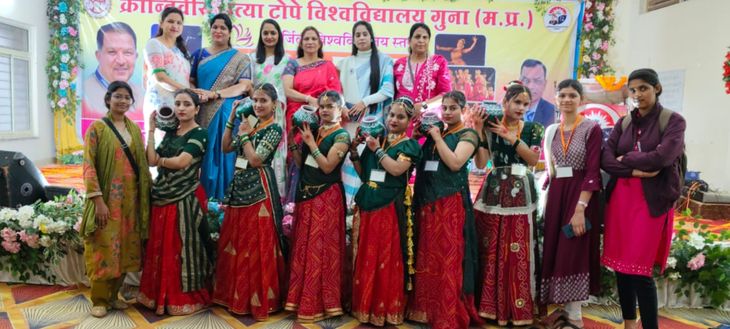 The girls spread the colors of folk in the Malvi group folk dance ...