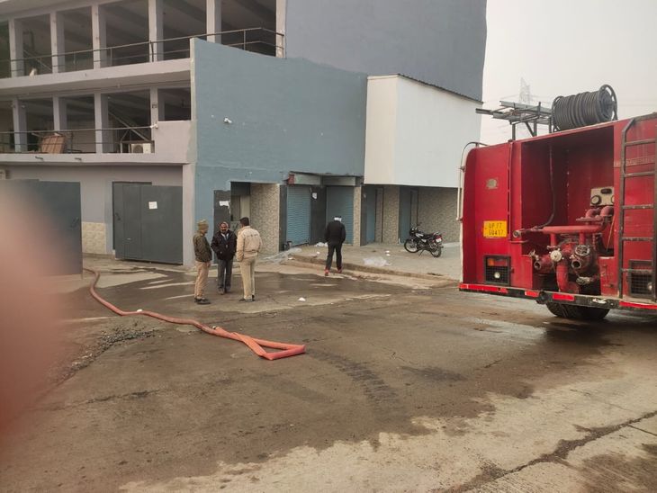 Worker dies in cold storage fire in Tigai | तिगाई में कोल्डस्टोर आग में ...