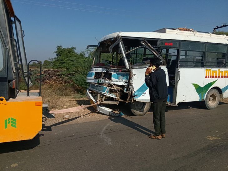 Bus-tractor collision at Paldi-Nagalwas border