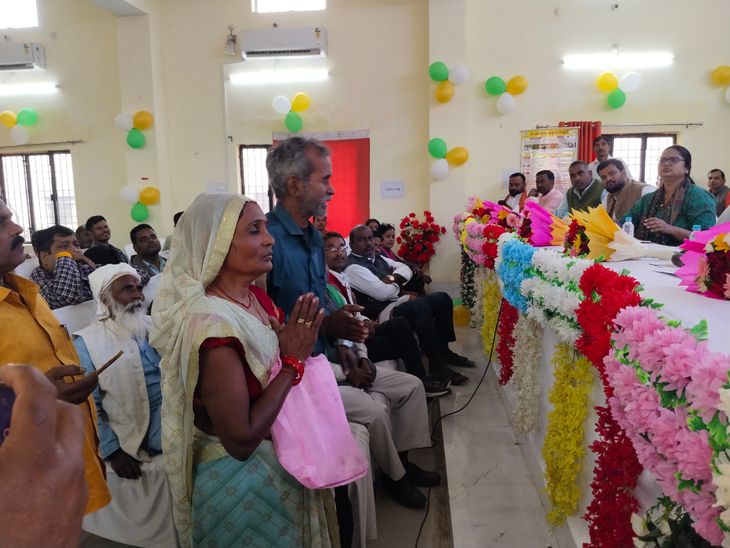 The ration card of a living woman has been cancelled for 9 months ...