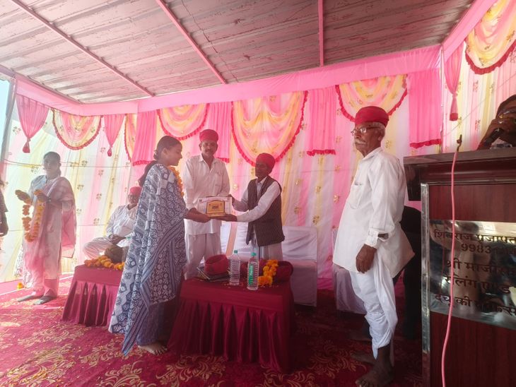 Prajapati Samaj's talent award ceremony in Dechun | देचूं में प्रजापति ...