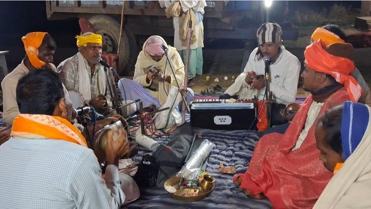 The continuous Hari Naam Kirtan being performed at Siddhipur Maa Kali ...