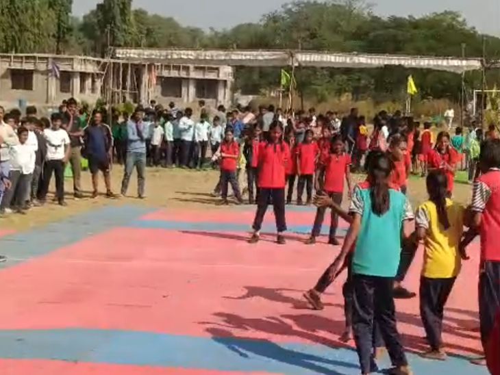 MP Sports Festival begins in Dunava | दुनावा में शुरू हुआ सांसद खेल ...