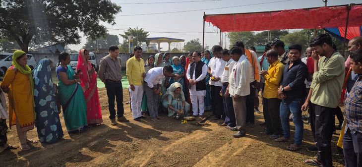 The MLA performed the groundbreaking ceremony of Mahatari Sadan in ...