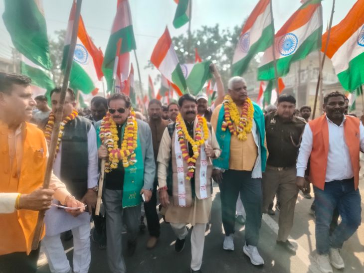 Ekta Yatra on the 150th birth anniversary of Sardar Patel in Etmadpur ...