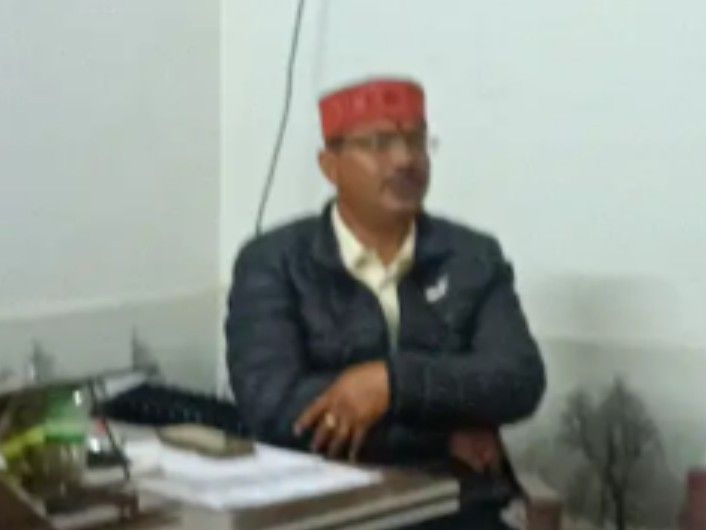 Naigarhi-Mangawa CMO Hemant Tripathi was removed from his post.