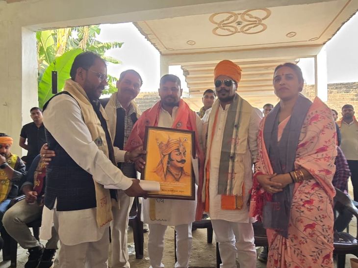 New youth district president of Karni Sena in Mathura | मथुरा में करणी ...