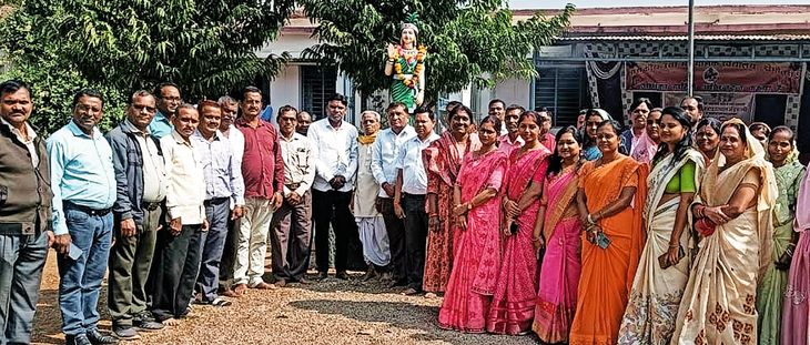 Statue of Chhattisgarh Mahatari installed in the school