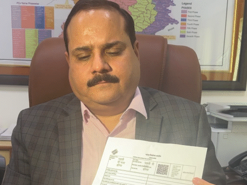 UP SIR Form Filling Process Explained; Lucknow Voter Helpline Reality Exposed | यूपी में SIR ...