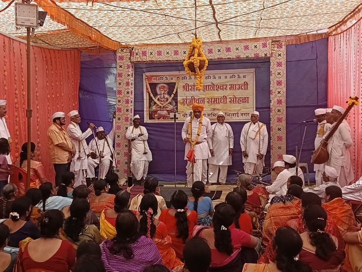 A procession was taken out for Saint Dnyaneshwar and Vitthal Maharaj ...