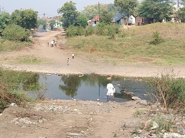 Demand for construction of bridge over Sarpa river in Pandhurna