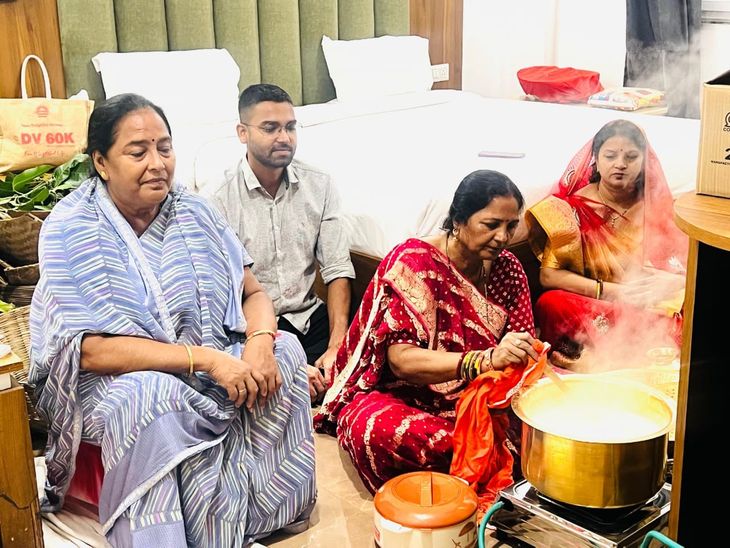 Upendra Kushwaha son Deepak Prakash took oath as minister | कुशवाहा के बेटे दीपक प्रकाश ने ...