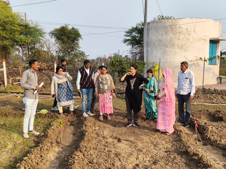 CEO Jyoti Sharma inspected the Bal Vatika.
