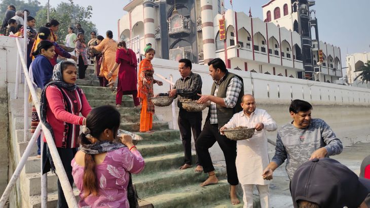 Agrawal Sabha did Kar Seva