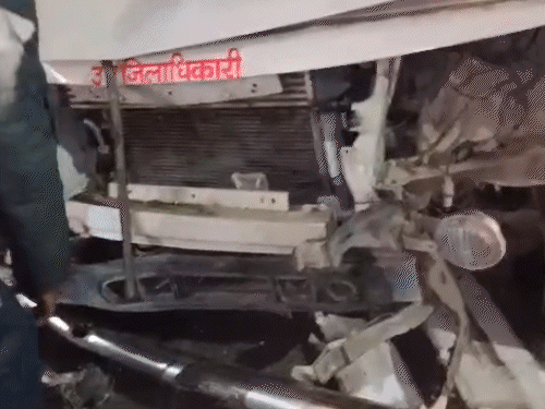 SDM Milkipur's car met with a horrific accident in Ayodhya.